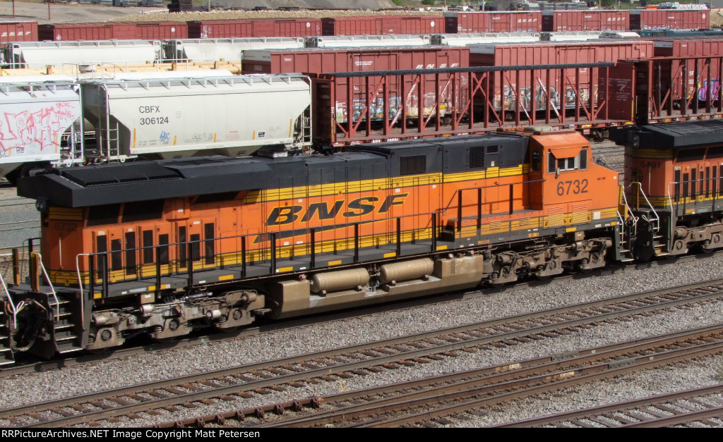 BNSF 6732